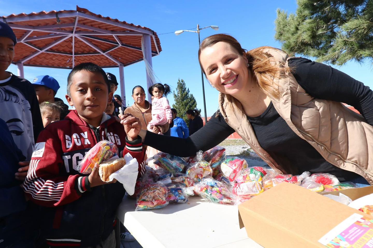 María Bárbara Cepeda inició el año repartiendo Roscas de Reyes - NRT México