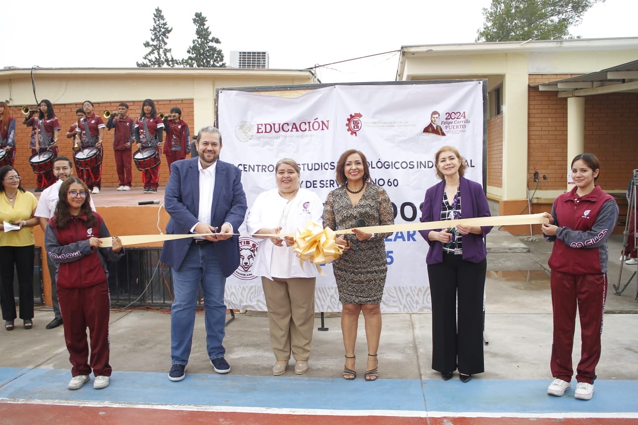 Tomás Gutiérrez Merino participó en la inauguración del ciclo escolar ...