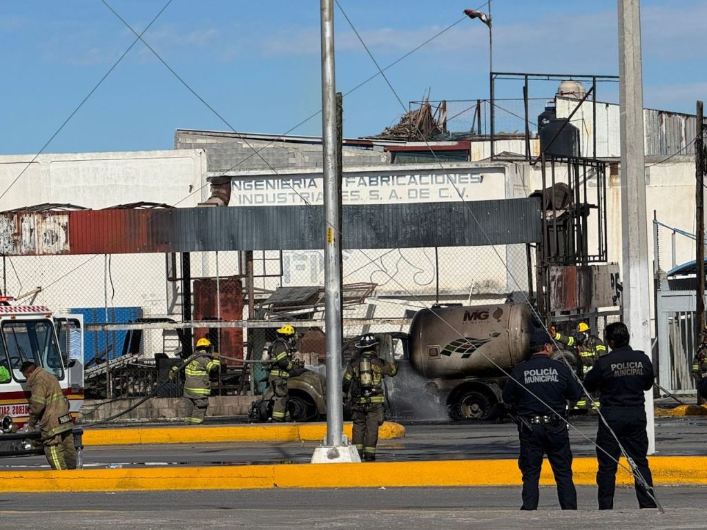 Incendio de pipa de gas moviliza a cuerpos de emergencia en Saltillo ...