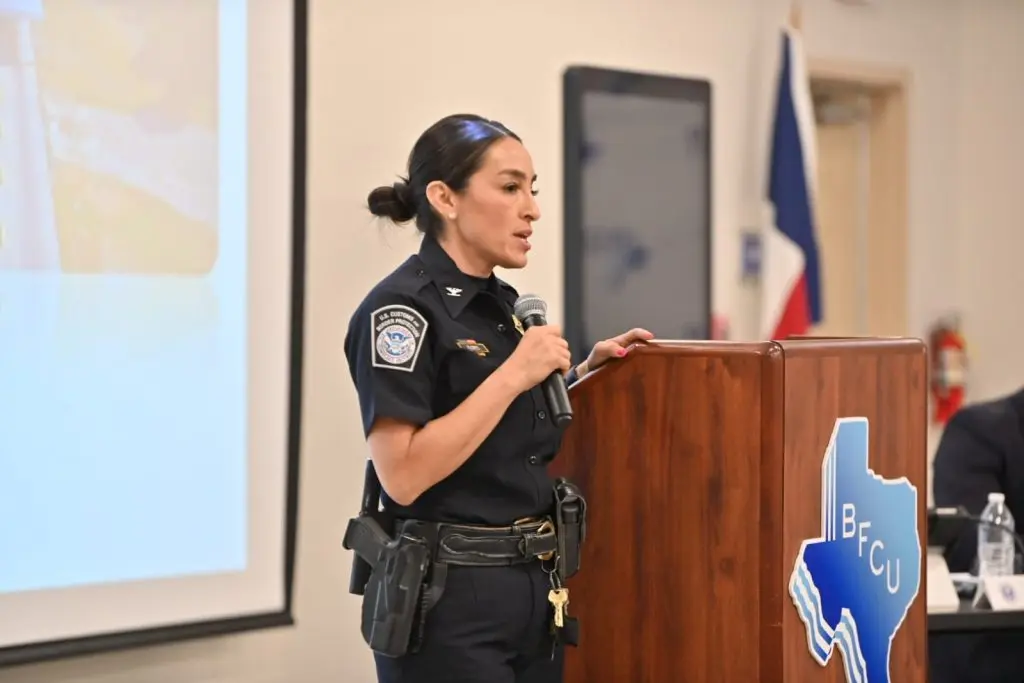Anuncian nuevo horario para cruce comercial de Acuña y Del Río Texas ...