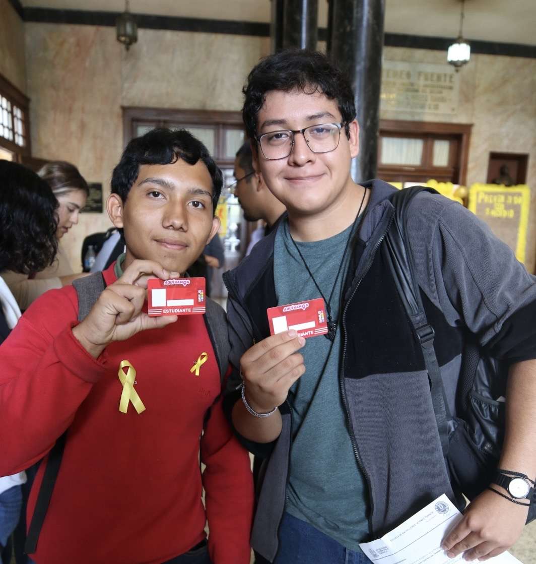 Credencializan a estudiantes del Ateneo Fuente para el programa “Aquí ...