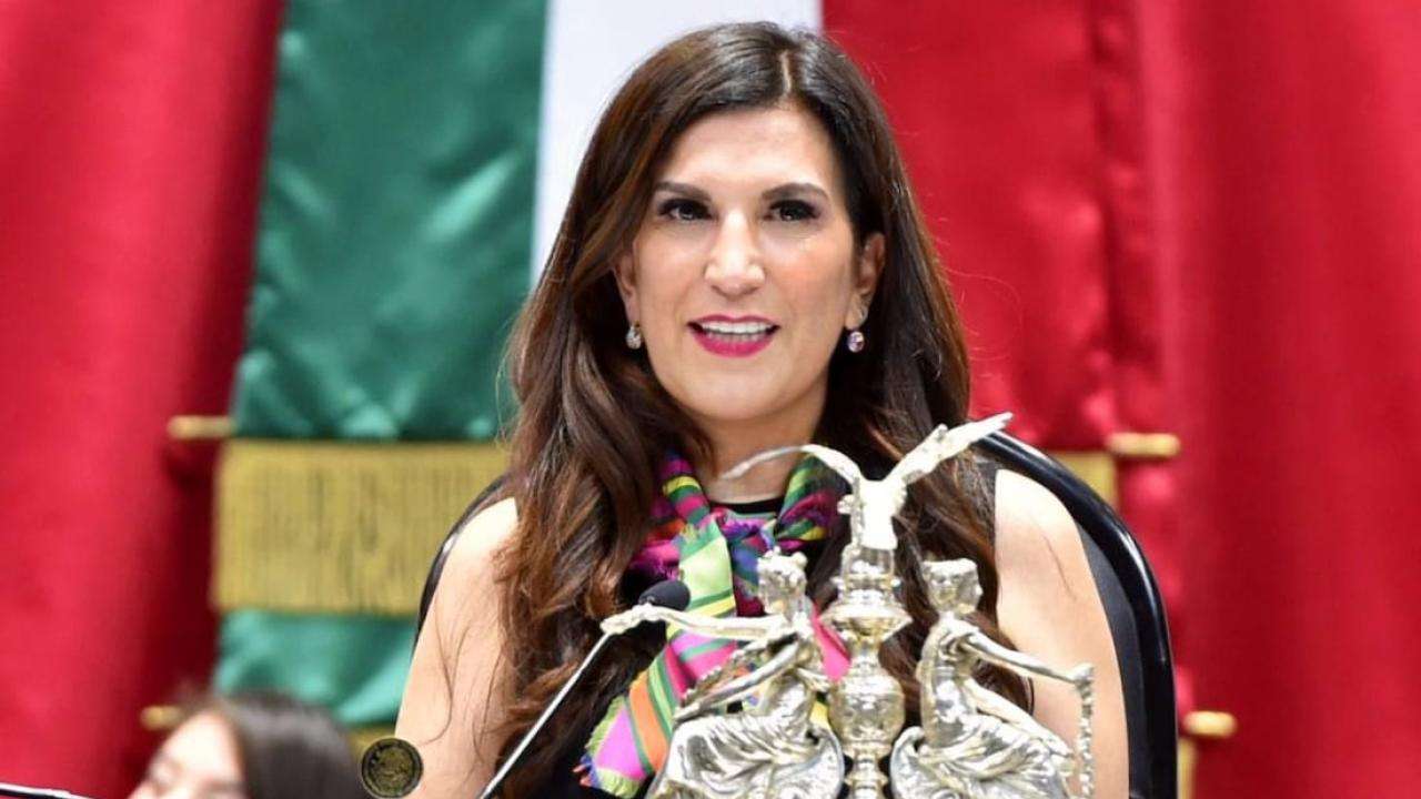 Kenia López Rabadán: Mesa Directiva de la Cámara de Diputados - NRT México