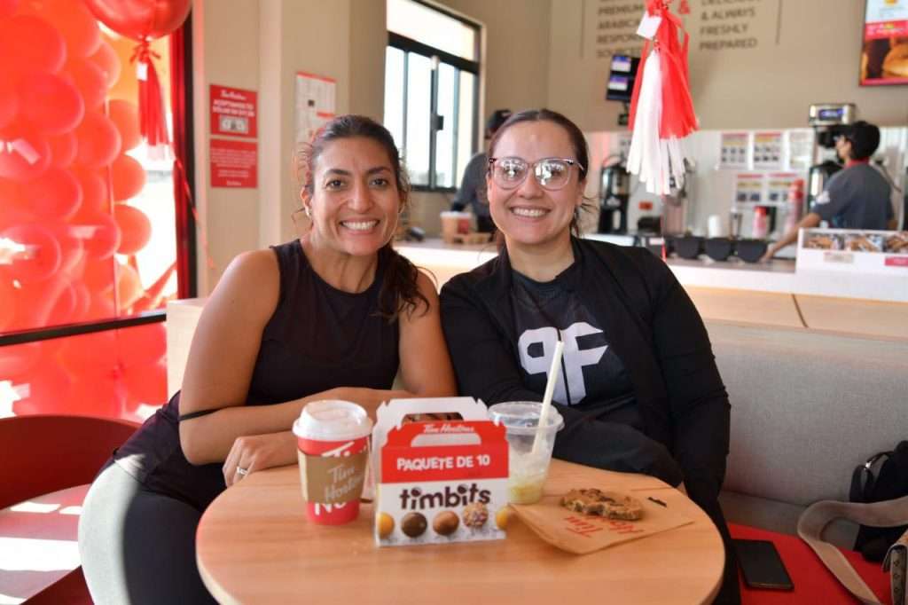 Dan la bienvenida al Tim Hortons en Acuña - NRT México