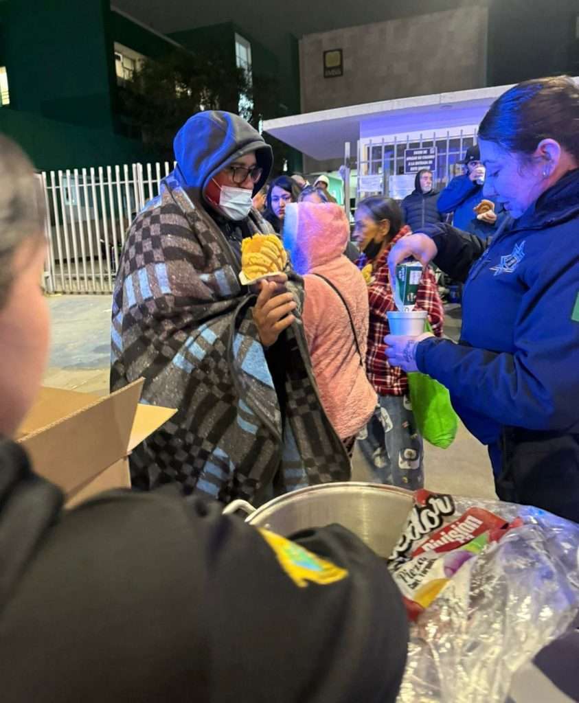 Policía Estatal de Coahuila apoyó con bebidas calientes y pan a ...