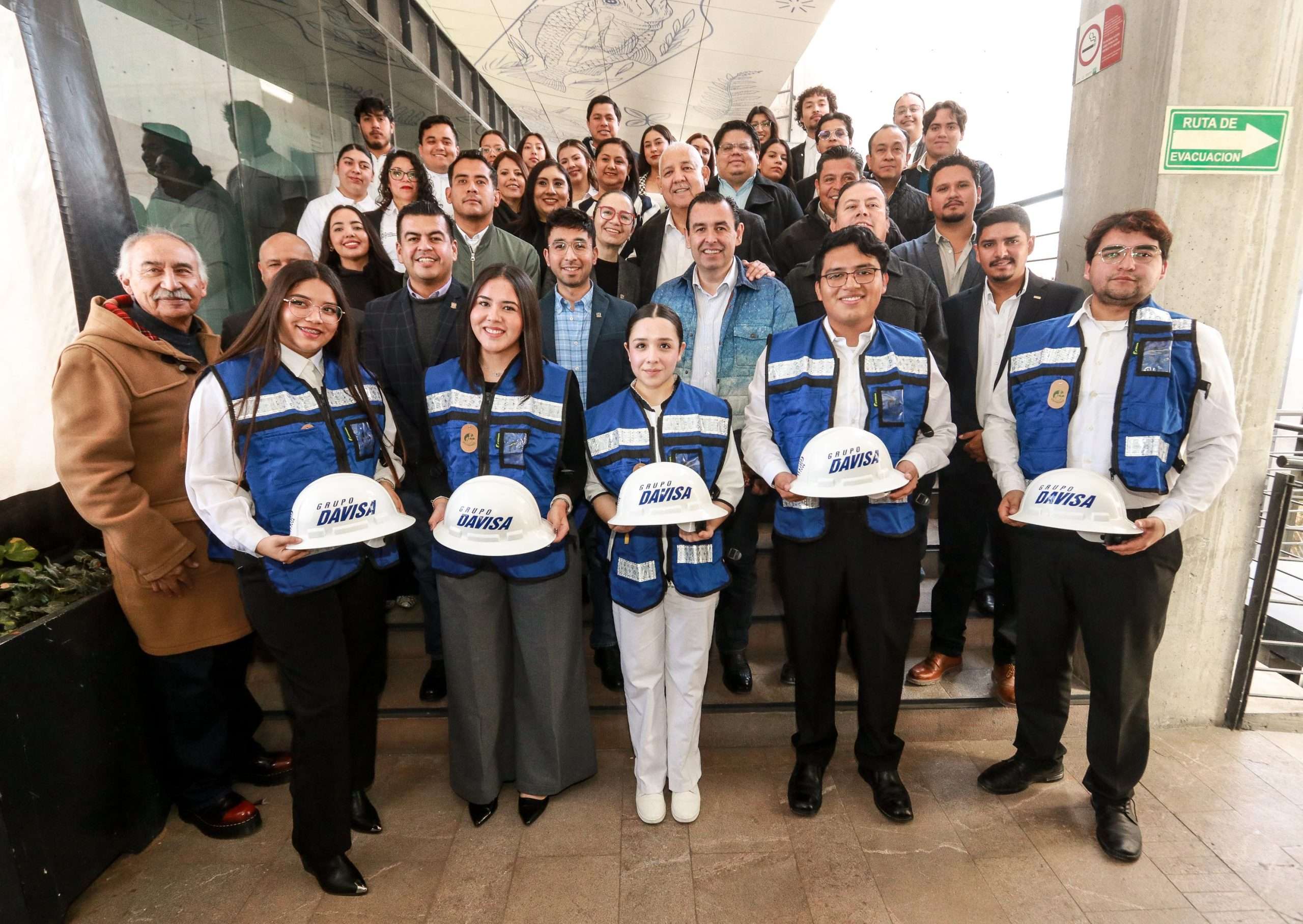 UAdeC y Grupo DAVISA fortalecen alianza con la 16ª generación del ...