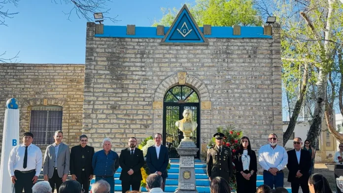 Conmemoran el 220 aniversario del natalicio de Benito Juárez en Acuña ...