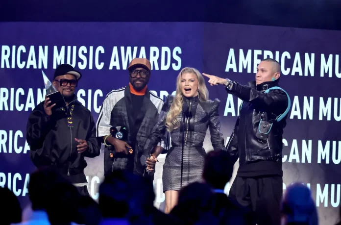 Fergie vuelve a compartir escenario con Black Eyed Peas tras varios ...