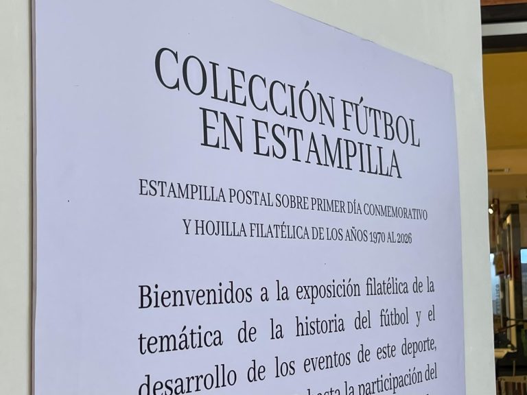 Timbres postales en la exposición de fútbol - NRT México